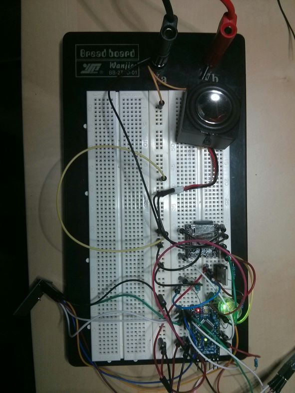MP3 player with RGB-signal LED (optionally battery powered ...