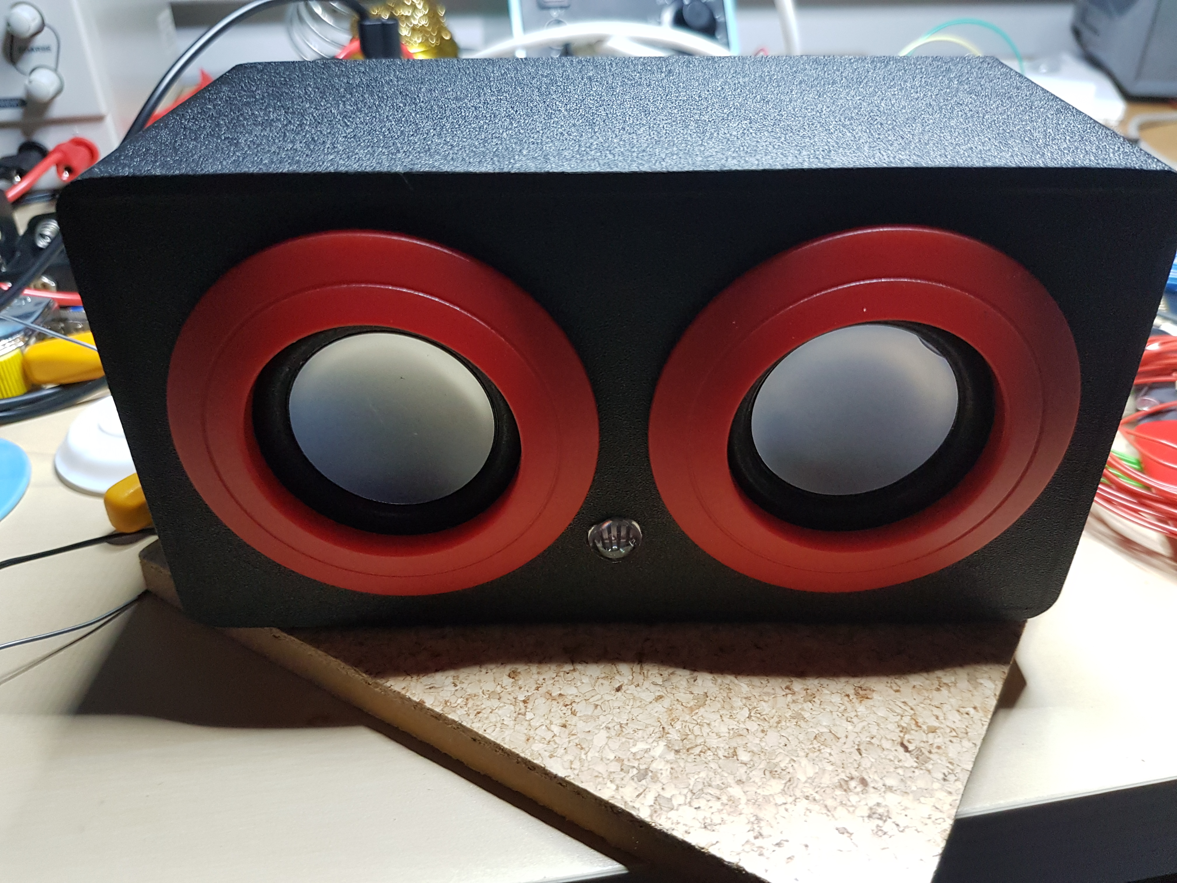 MP3 player with RGB-signal LED (optionally battery powered ...